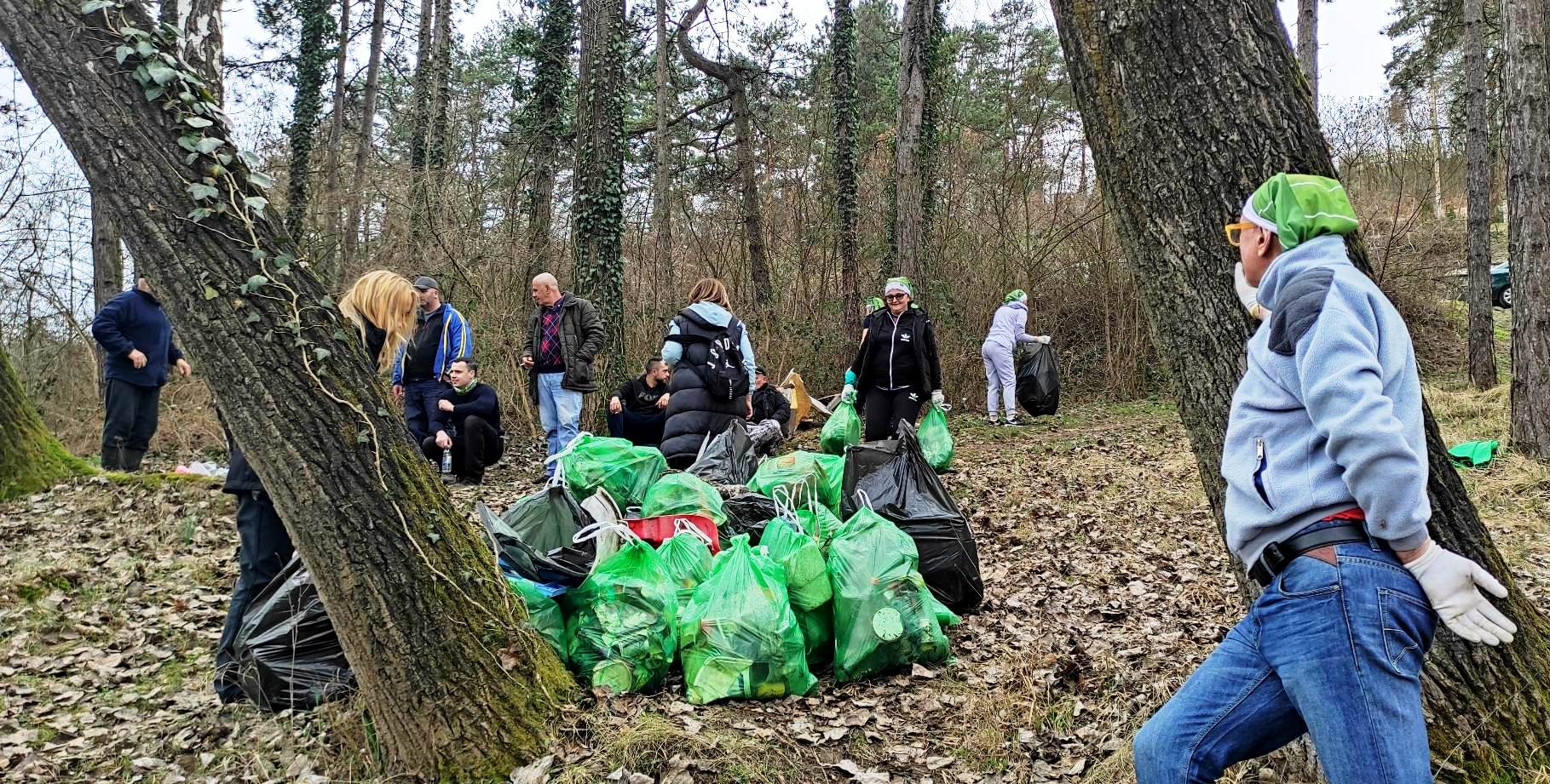 (FOTO/ VIDEO) Aktivisti čistili Modrac: Ako ne budemo čistili, nećemo ...