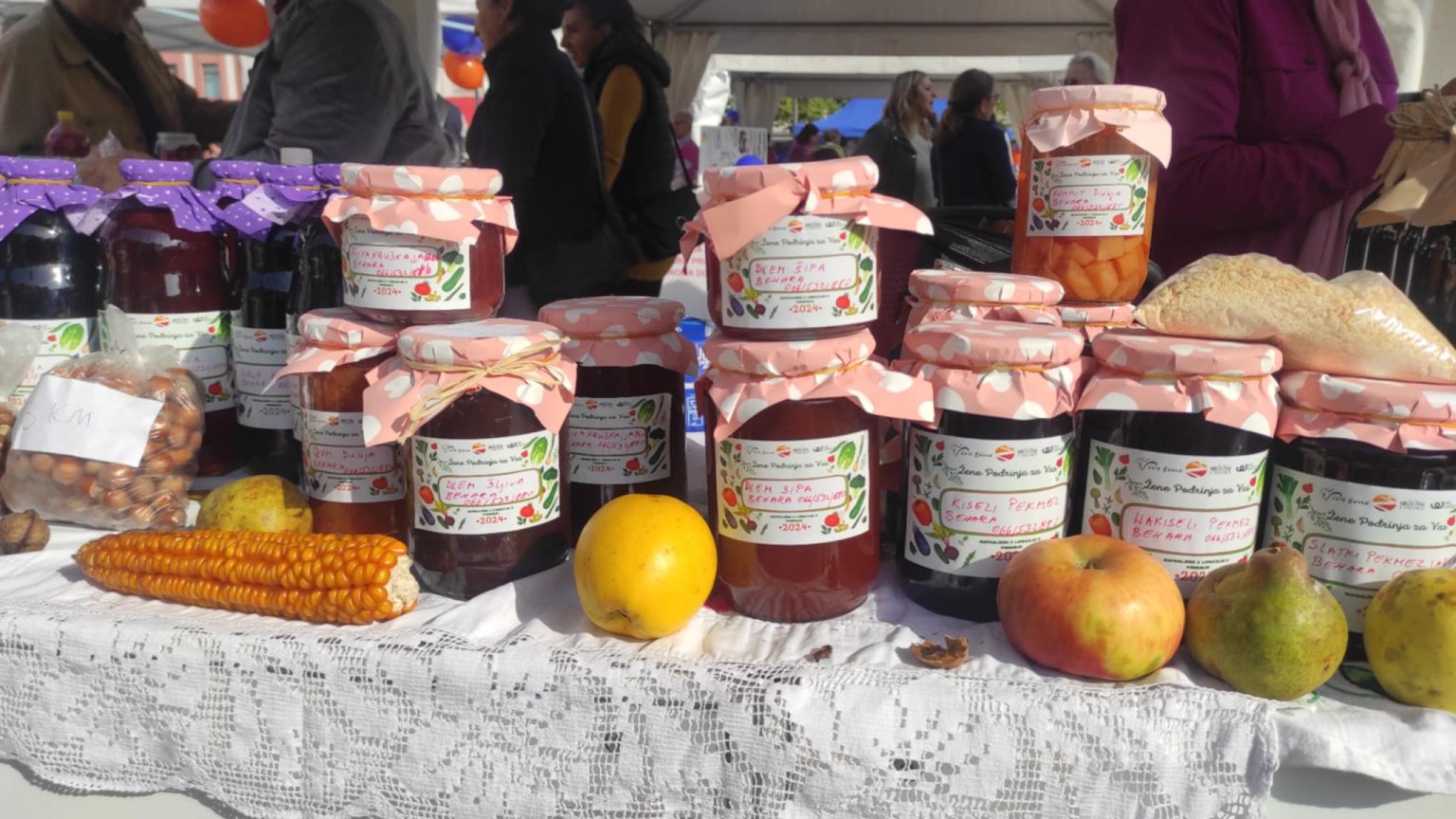 Sutra Sajam žena sa sela u Tuzli: Domaći proizvodi na jednom mjestu ...