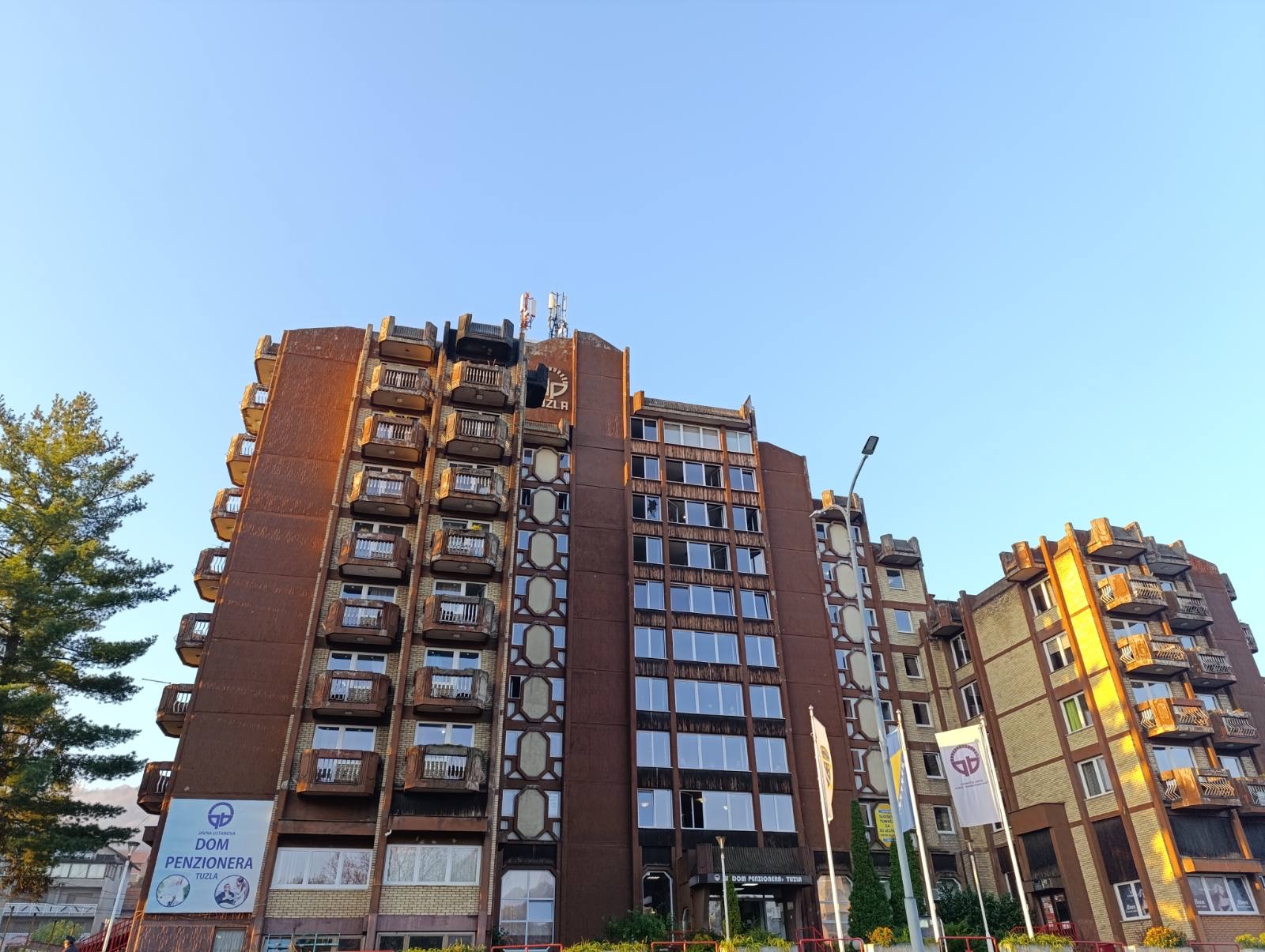 Jutro nakon stavičnog požara u Domu penzionera: Život izgubilo 10 osoba ...